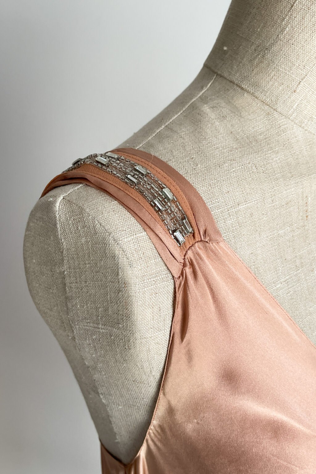 CHLOÉ 2005 Pink Champagne Silk Dress (S) - Emerieu