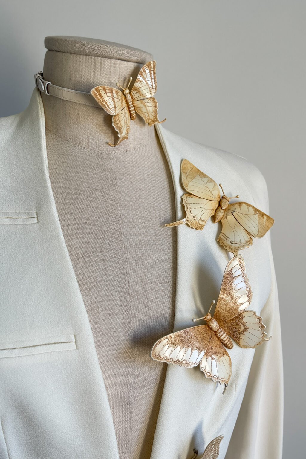 CHRISTIAN DIOR 1998 Butterfly Ecru Blazer & Necklace (XS) - EMERIEU