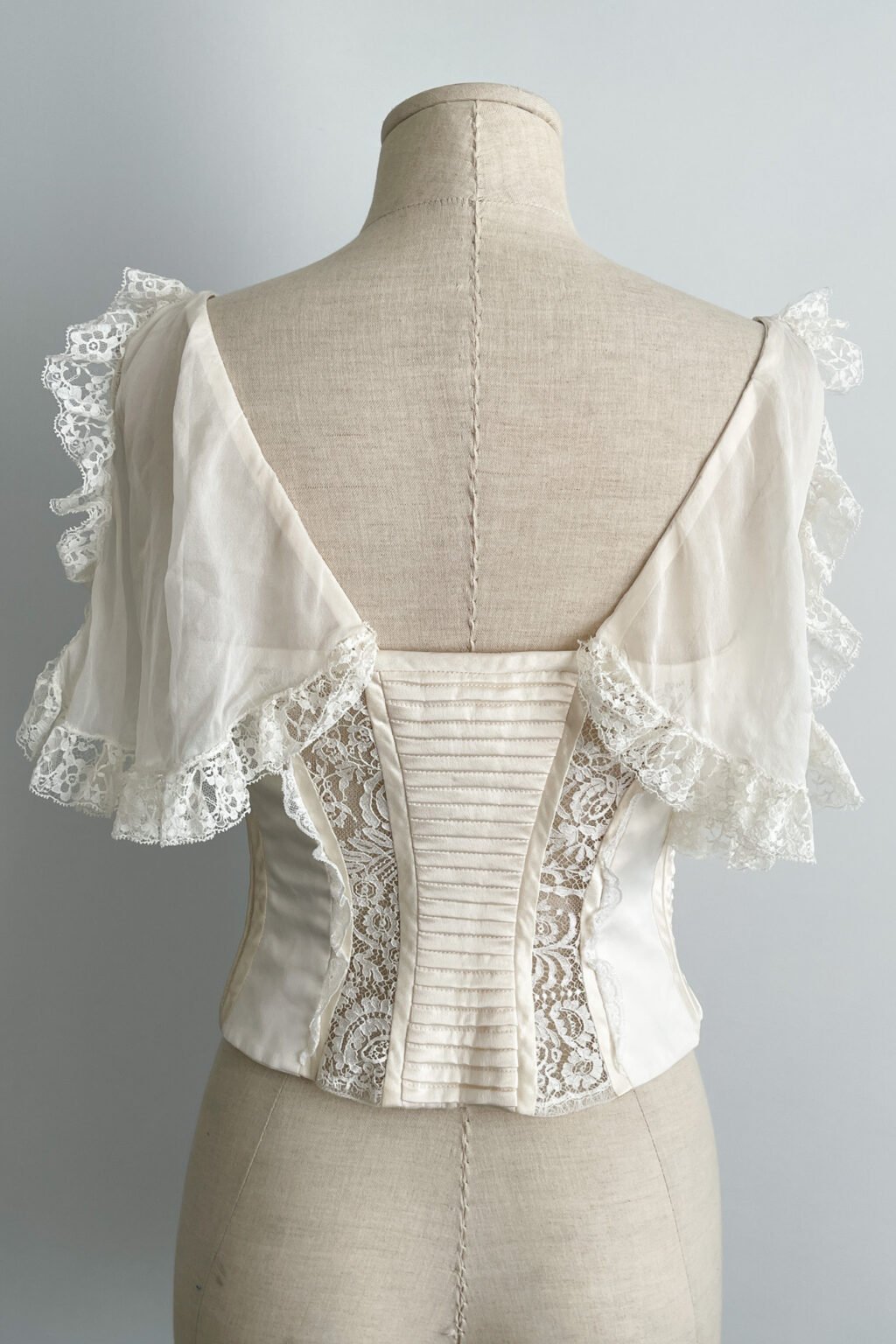 VALENTINO 2004 Angelic Ivory Lace Corset (S) - EMERIEU