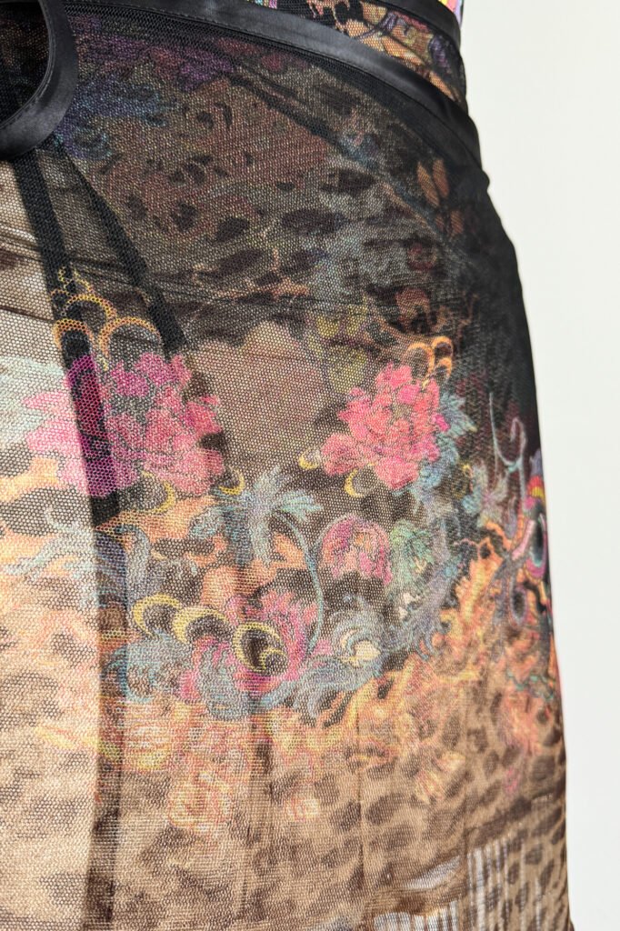 CAVALLI JEANS 2000 Printed T-shirt & Skirt Set (M) - Emerieu