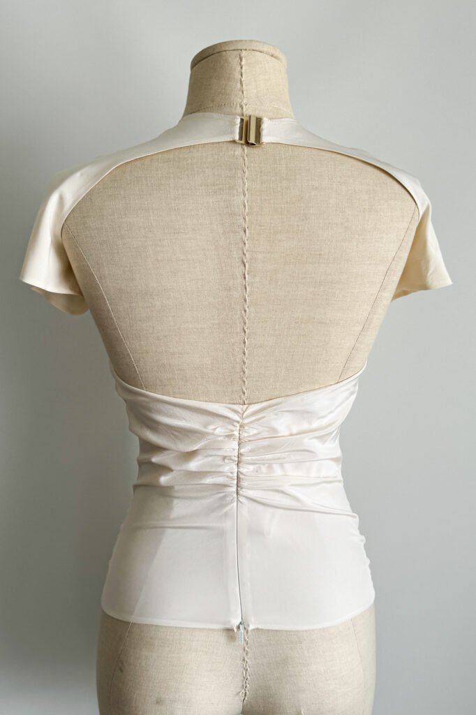 GUCCI 2003 Cut-Out Cream Silk Top (XXS-XS) - EMERIEU