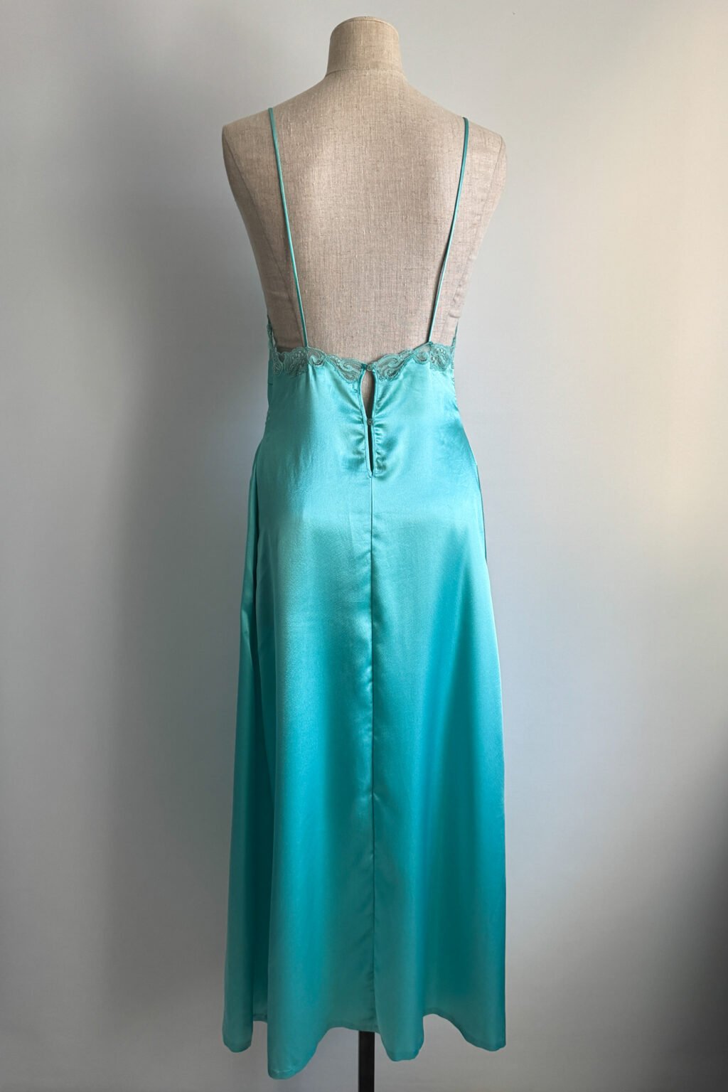 CHRISTIAN DIOR 1980’s Turquoise Satin Negligee (M) - EMERIEU